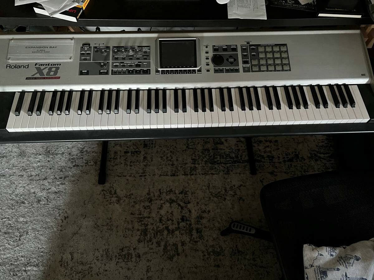 Roland Fantom X8