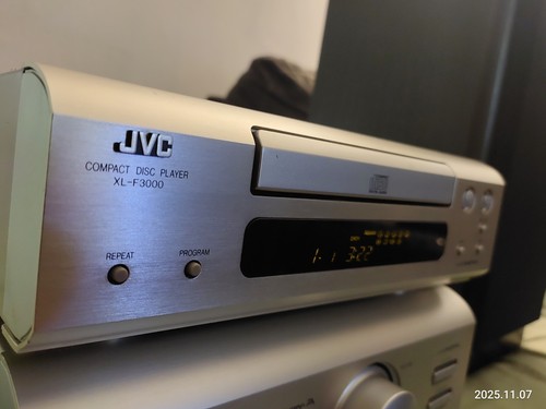 JVC SUPER DIGIFINE XL-F3000 COMPACT DISC PLAYER. GREAT WORKING ...