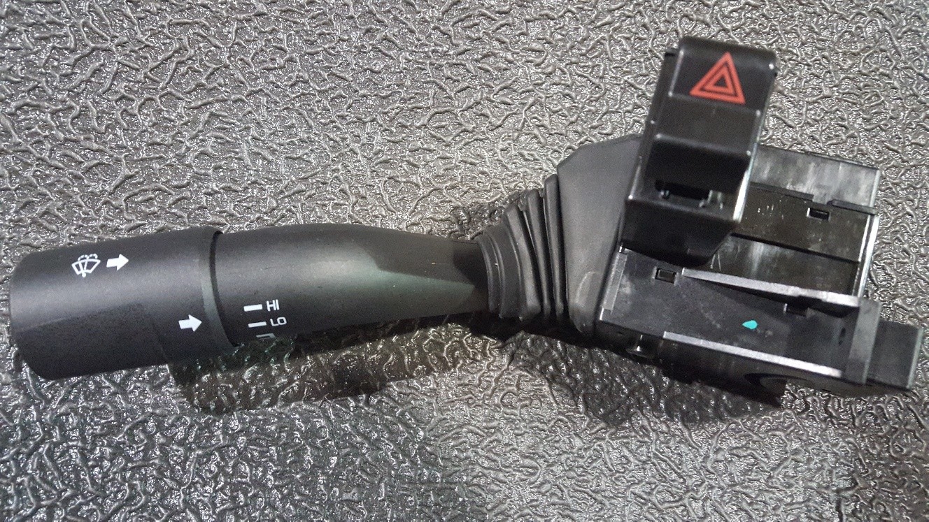 IHC TURN SIGNAL SWITCH SIMILAR TO 3587009C92 3533428C91 2585904C91 ...