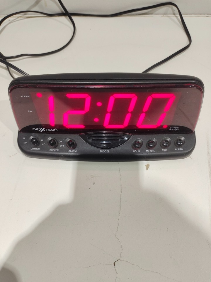 Vintage Nexxtech Digital Alarm Clock - Black | eBay