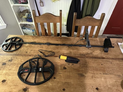 Minelab Equinox600 Metal Detector, EQX15" Coil, Profind Pinpointer ...