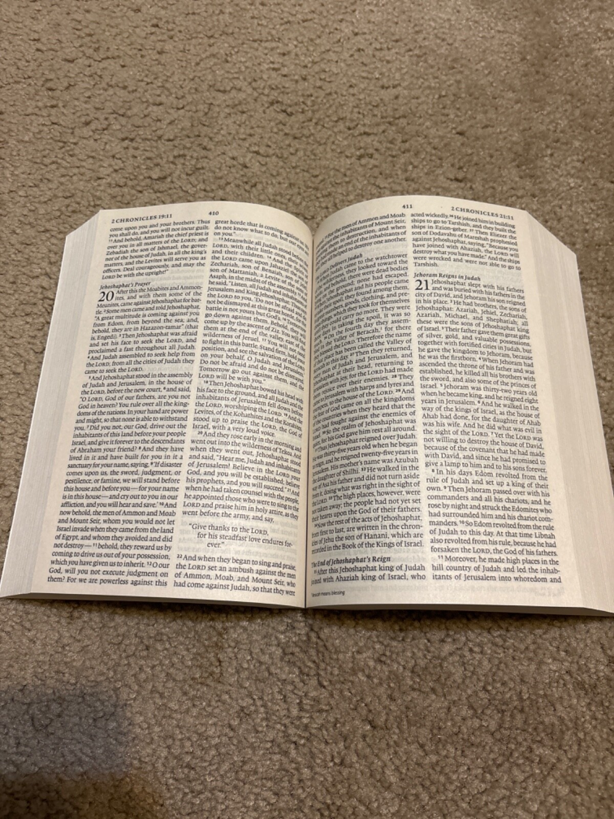 ESVThe Holy Bible English Standard Version Book Crossway PB Blue 2001 ...