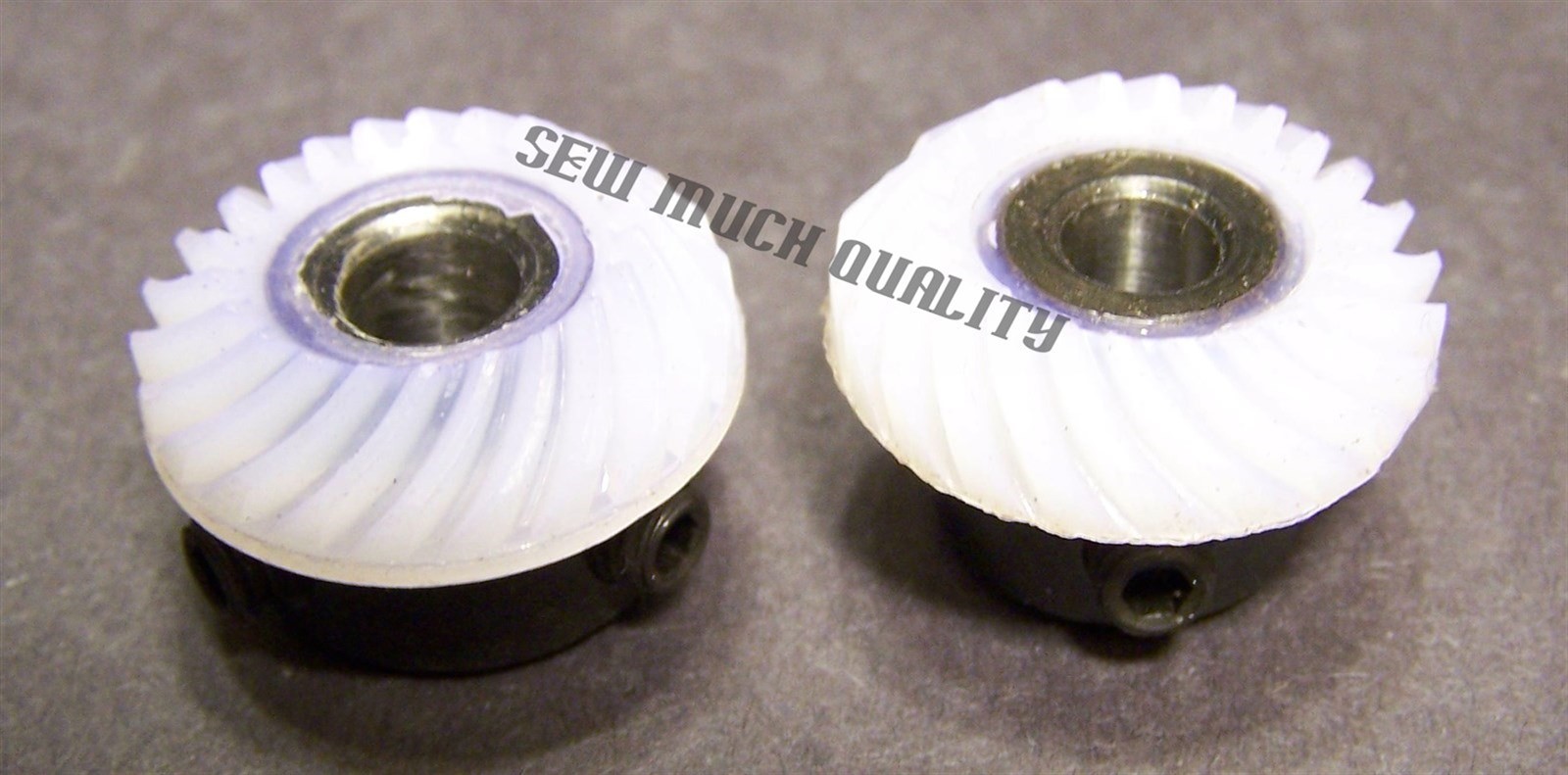 GEAR Lower Left Hook Drive Shaft Set Singer 6110 6120 6130 6146 6152 ...