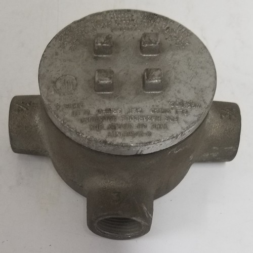 O-Z/GEDNEY GUJT-75 3 HUB CONDUIT OUTLET BOX WITH COVER AND 3/4 INCH ...