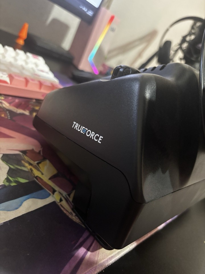 Logitech G923 Racing Wheel and Pedals TRUEFORCE SIM for PC, PS5, PS4 ...