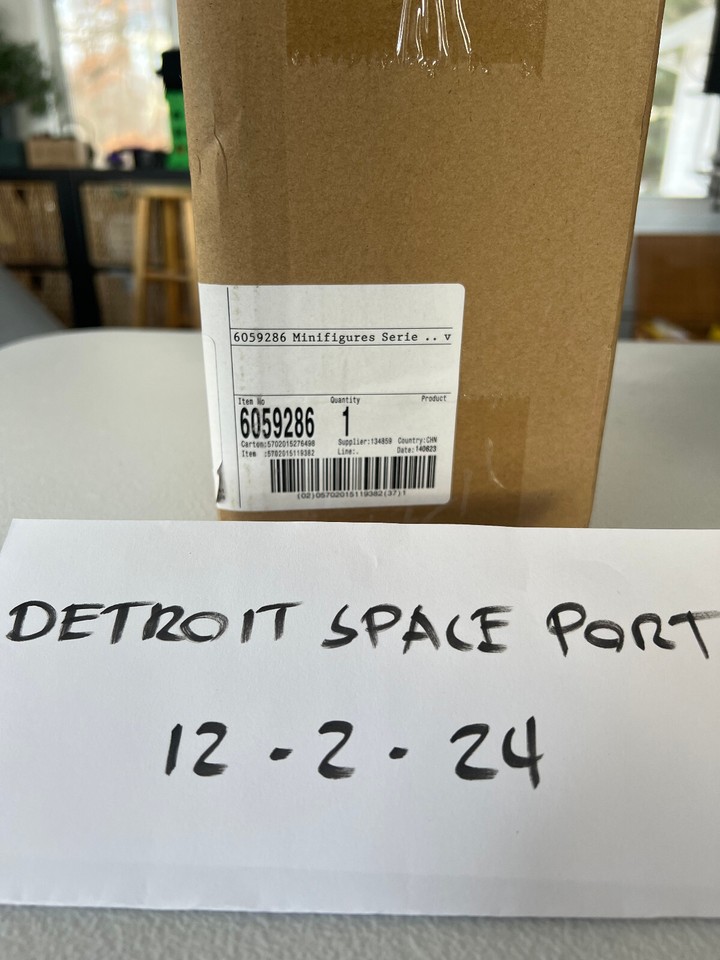 LEGO 71007 Series 12 CMF Case Box of 60 Minifigure Blind Bag Packs ...