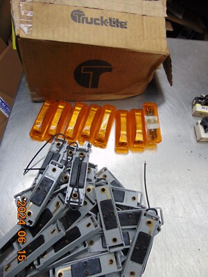 TRUCK-LITE 19006Y LAMP KIT LED 19721 BASE 19 Series YELLOW 4 DIODE ...