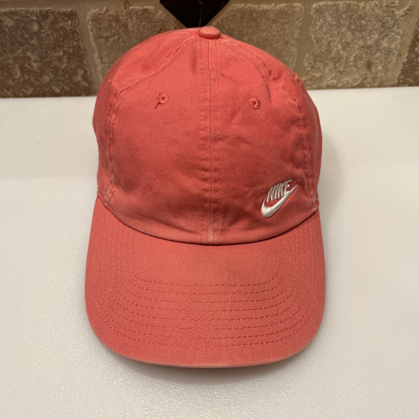 Nike Baseball Cap Strapback Hat Men OSFM Pink White Swoosh Heritage 86 ...