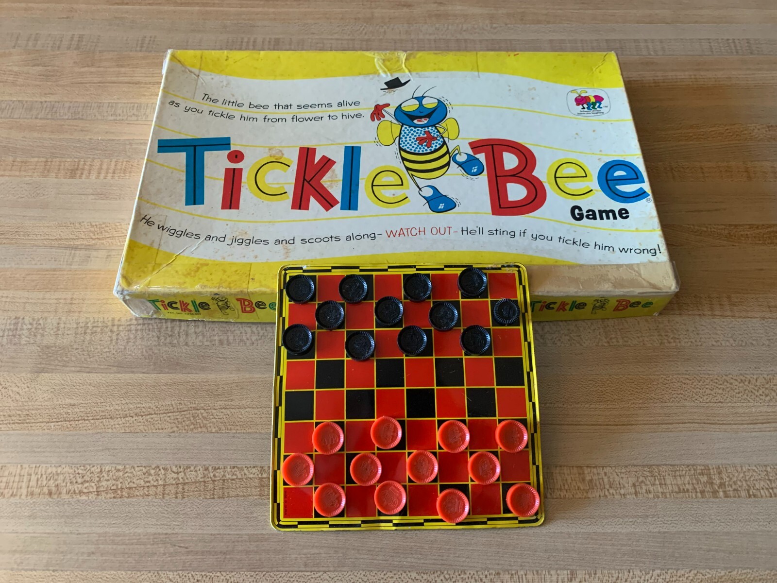 1956 Tickle Bee Magnet Maze with Pen & Magnetic Checkers Car / Vacation ...