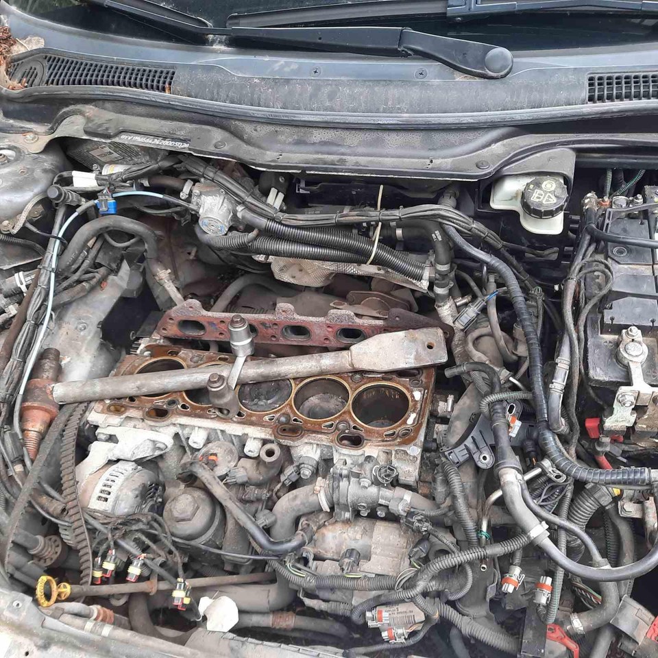 Volvo V50 2004 Air filter box 30650076, Genuine #1145917-24 | eBay