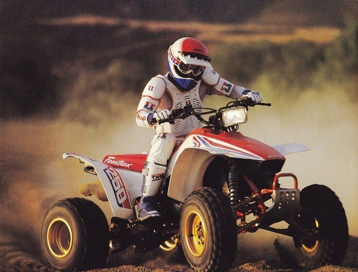 HONDA TRX 250R TRX250R ATC250R Engine Red Cool Head Shell W/ Head Stay ...