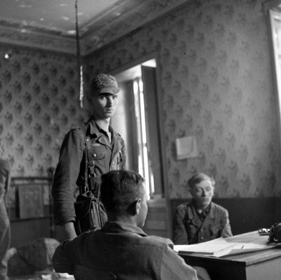 WW2 Photo WWII German POW Questioning by US Army Italy World War Two ...