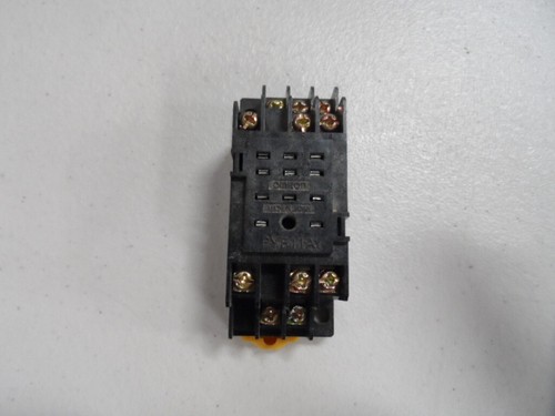 Omron PYF11A Relay Base Socket 5 Amp 250V 11-Pin | eBay