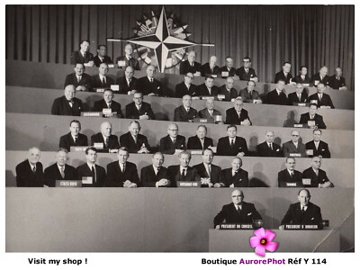 1958, LES DÉLÉGUÉS DE L'OTAN POSENT POUR LES ARCHIVES MONDIALES, PHOTO ...