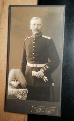 Adolf Hamann als stehender Soldat in Uniform - Helm / CDV H. Leske ...