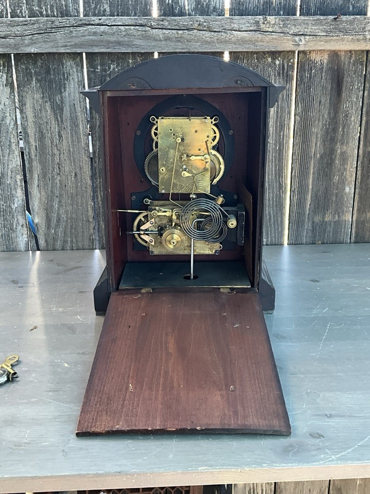 New Haven 1/4 Hour Chiming Bracket Clock w/ Canadian Wilcox Pat ...