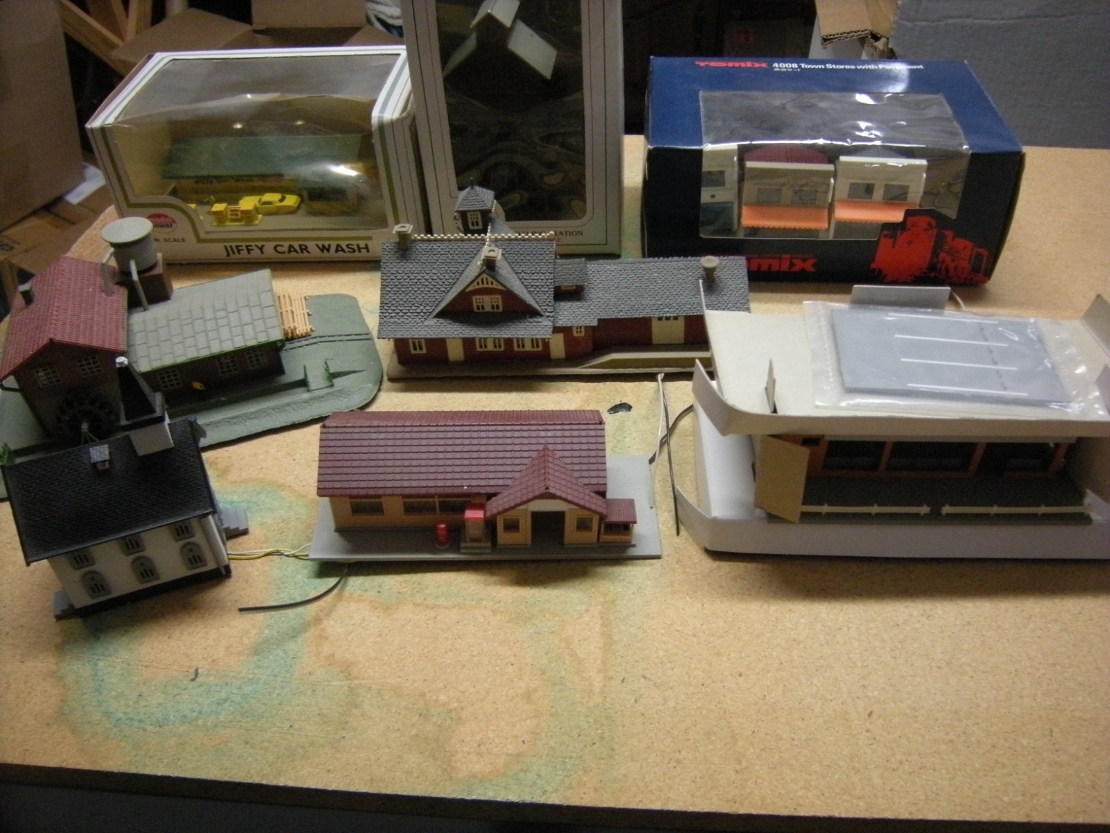 Lot of 8 N scale Buildings | eBay