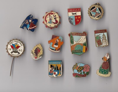 Vintage SPAIN brooches pin badge brooches Coat of Arms Barcelona Espana ...