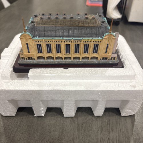 Danbury MInt Boston Garden Celtics Basketball Court Stadium Replica ...