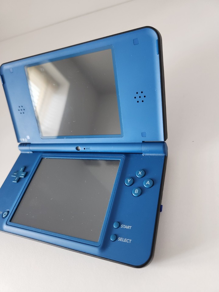 Nintendo DSi XL Blue Console With Games Installed Pokemon Charger Case ...