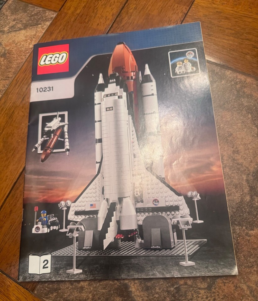 Lego 10231 Creator Expert Space Shuttle Expedition w/ Minifigures ...