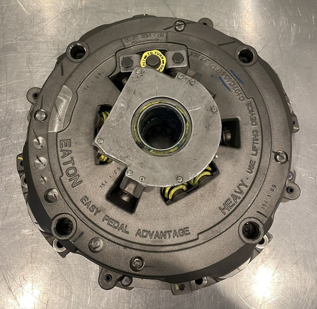 Eaton Easy Pedal Clutch and Disc C197C454 308925-20 Peterbilt 389 ...