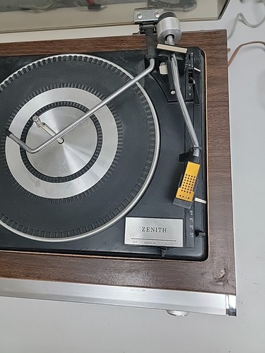 Vintage Zenith IS4060 Record & 8 Track Player / AM/FM - Powers On Needs ...