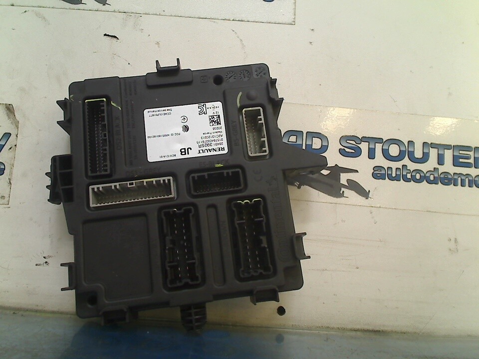 SICHERUNGSKASTEN FUSE BOX Renault Clio V (RJAB) 2020 284B13925R | eBay