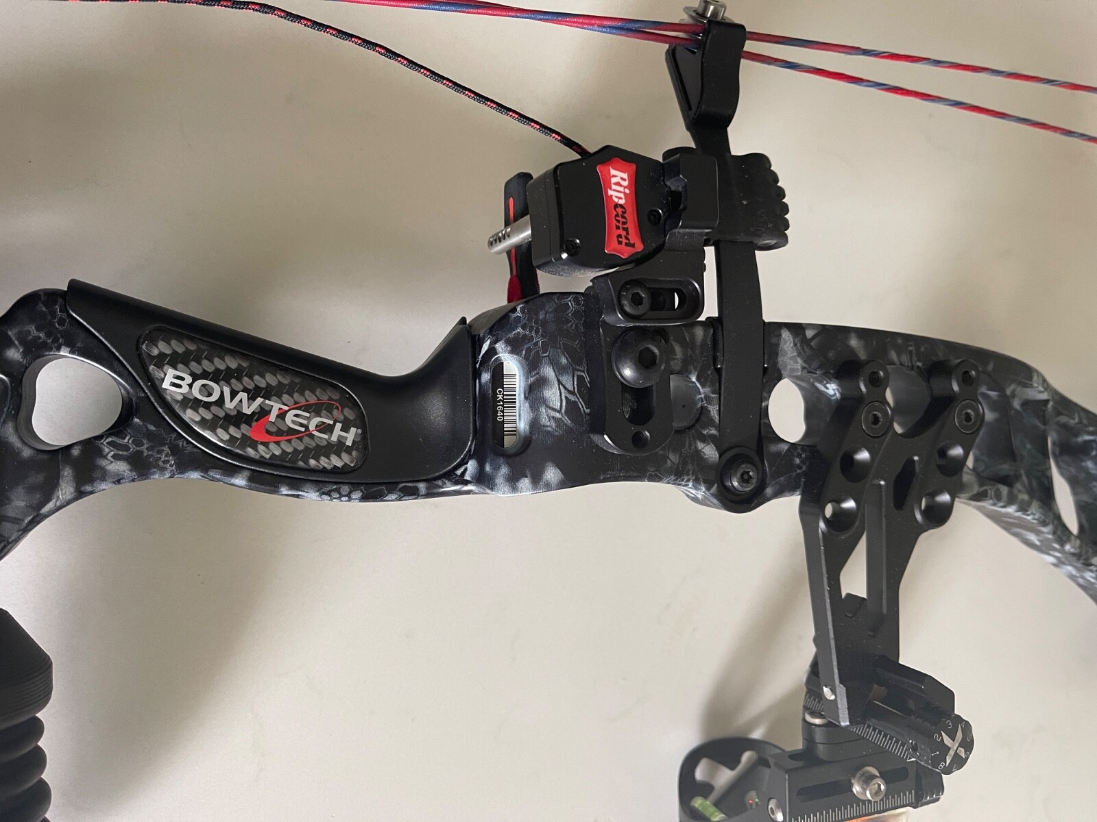 Bowtech Chris Kyle The Legend Limited Edition Compound Bow | eBay