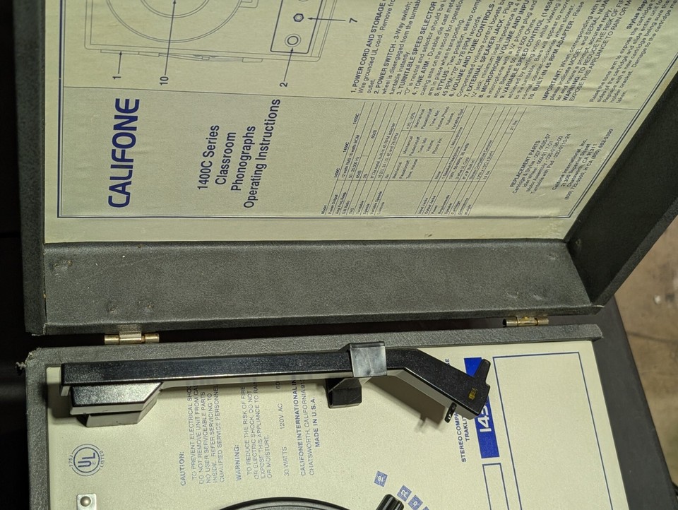 Vintage CALIFONE 1430C Portable Record Player/Turntable/Phonograph w ...