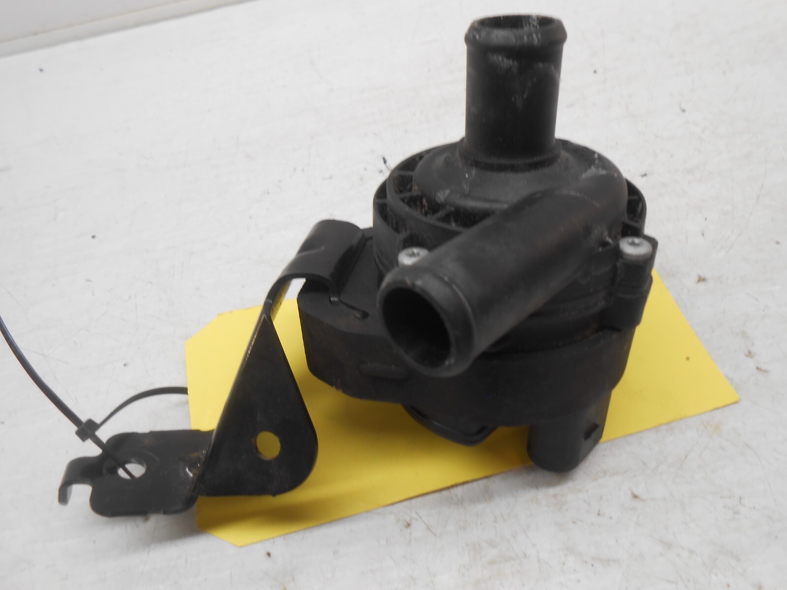 2002-07 Mercedes C-Class CLS500 Auxiliary Water Pump OEM 2118350028 ...