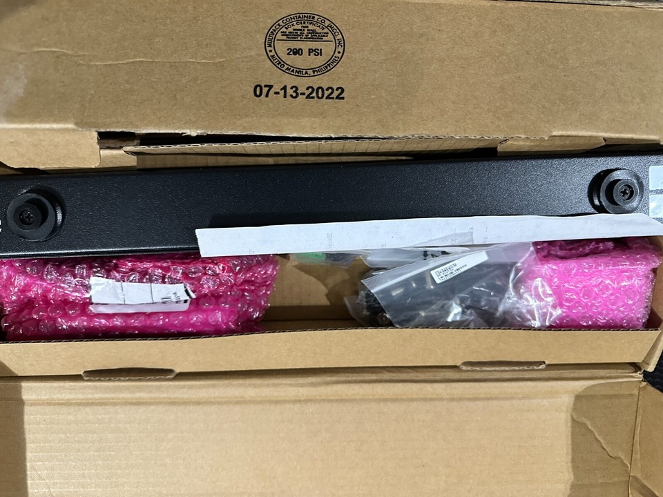 APC SCHNEIDER ELECTRIC NBRK0250 NETBOTZ RACK MONITOR 250 - BRAND NEW | eBay