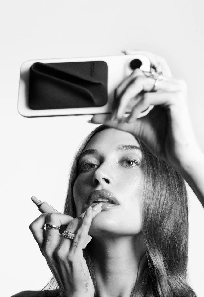 New Rhode Limited Edition Snap-On Lip Case, Lip Holder W/ MagSafe In ...