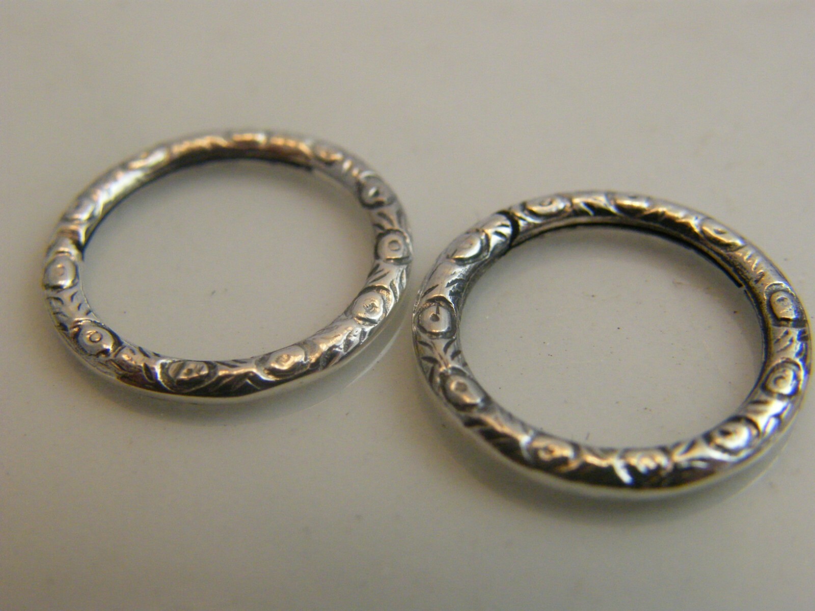 PR HAND CHASED STERLING SILVER SPLIT RING CLASP 1.7CM DIA | eBay