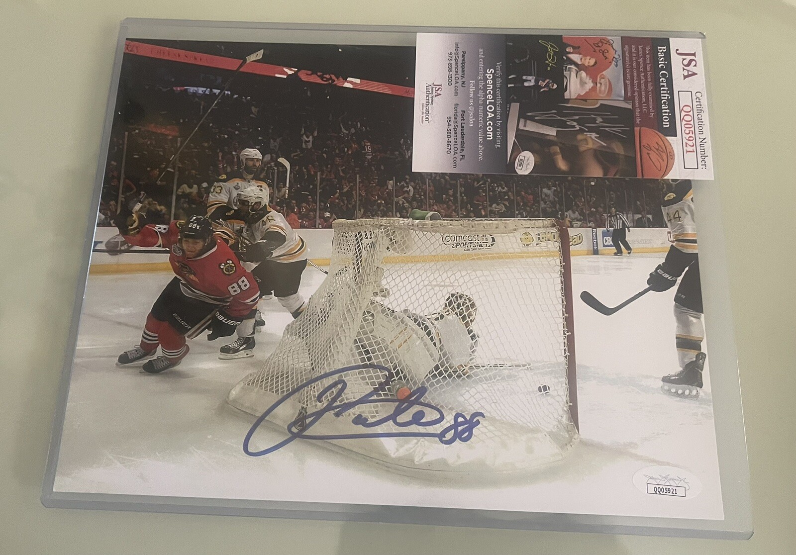 Patrick Kane Autographed Memorabilia | Signed Photo, Jersey ...