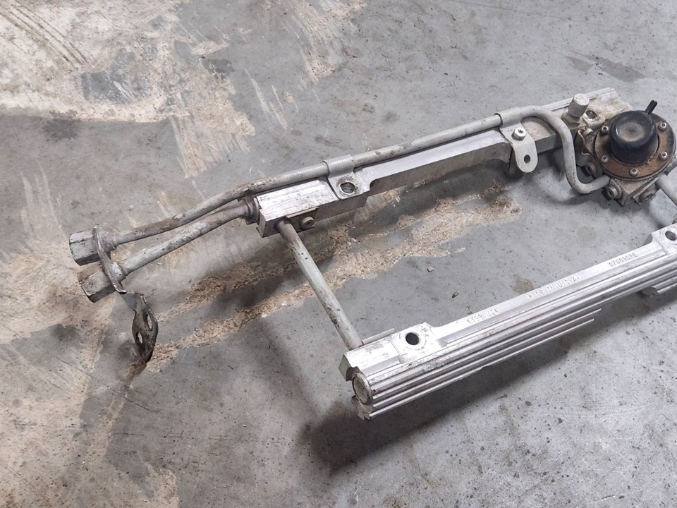 89 91 Corvette TPI FUEL RAIL 90 tune port injection Firebird Regulator ...
