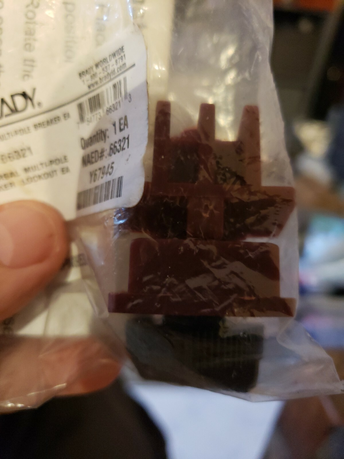 Y67945 Brady Universal Multi-Pole Breaker Lockout - 66321 | eBay