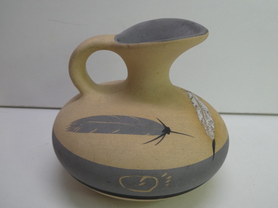 VINTAGE GREY FEATHER POTTERY JUG NATIVE AMERICAN | eBay