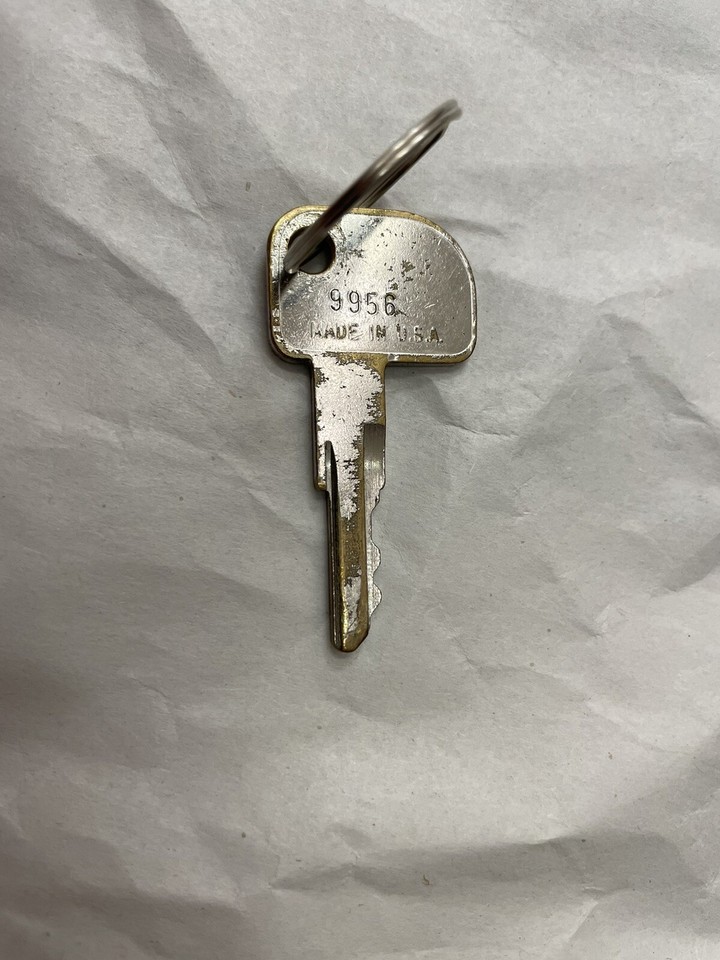 IBM Toshiba SurePOS Cash Drawer POS Register w/ Till, Lock & Key IRON ...