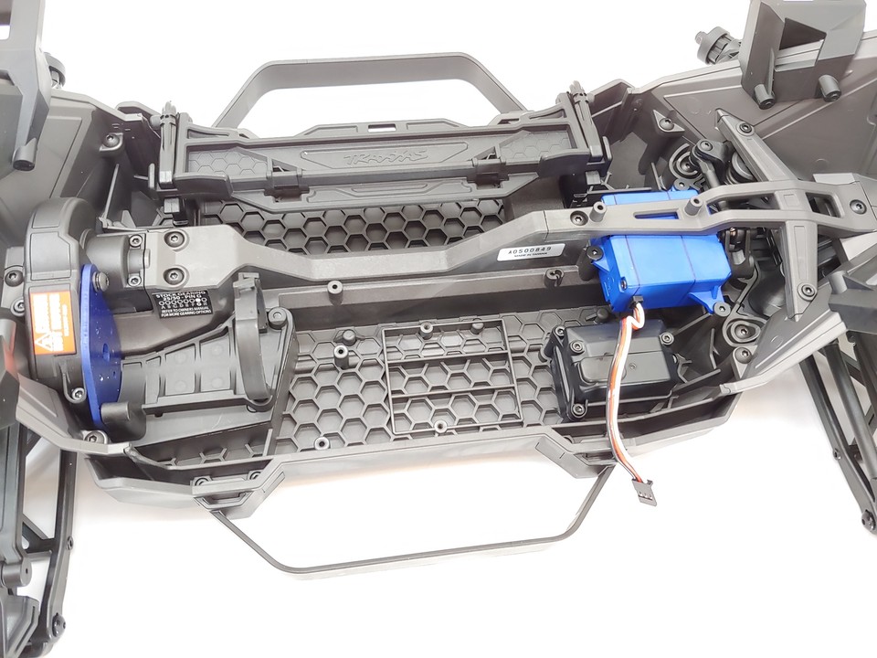 NEW TRAXXAS MAXX SLASH 6S MONSTER 4WD SCT ROLLER SLIDER CHASSIS W ...