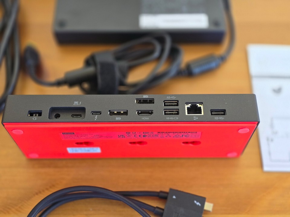 Lenovo ThinkPad Thunderbolt 4 Docking Station 300W 40B00300US ...