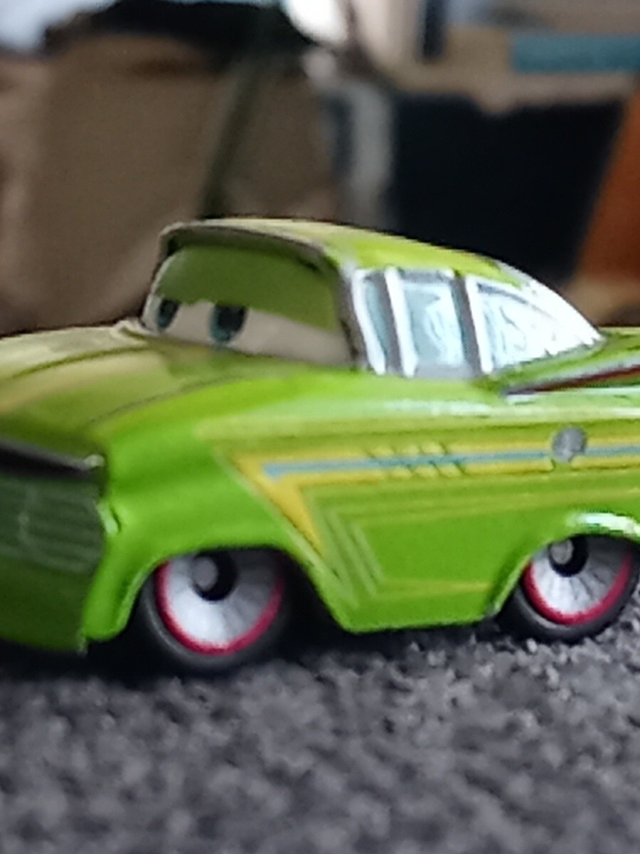 Disney Pixar Cars ARTIST RAMONE #95 Returns 2015 NEW 4/7 HTF