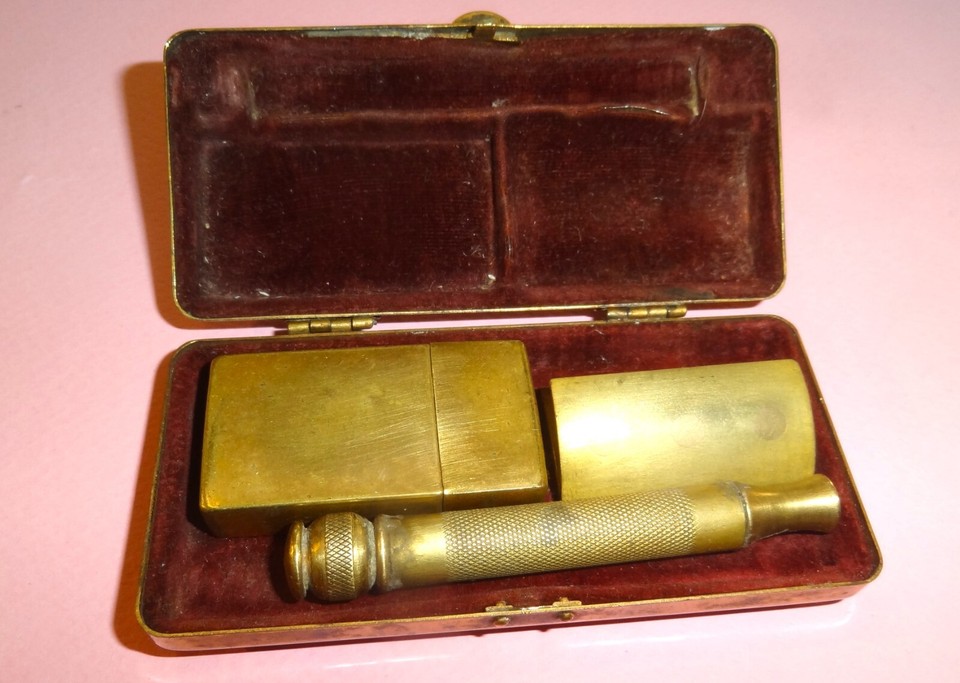 Vtg GILLETTE RAZOR SET in METAL TRAVEL BOX SHAVE KIT MADE in USA RARE ...