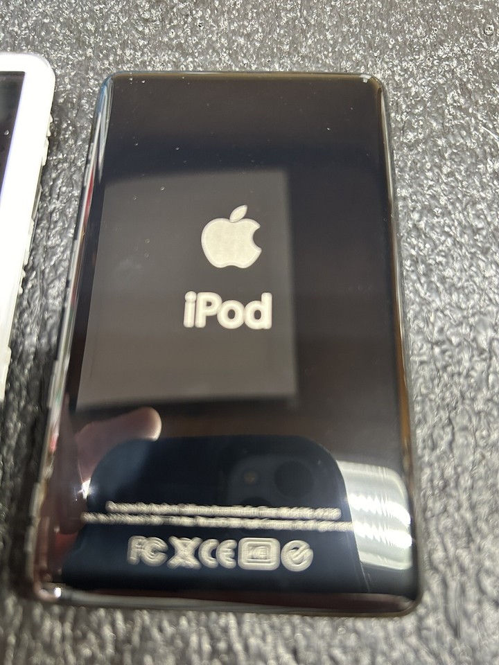 APPLE iPOD CLASSIC 5.5th White 128GB SSD Wolfson DAC Excellent Grade A ...
