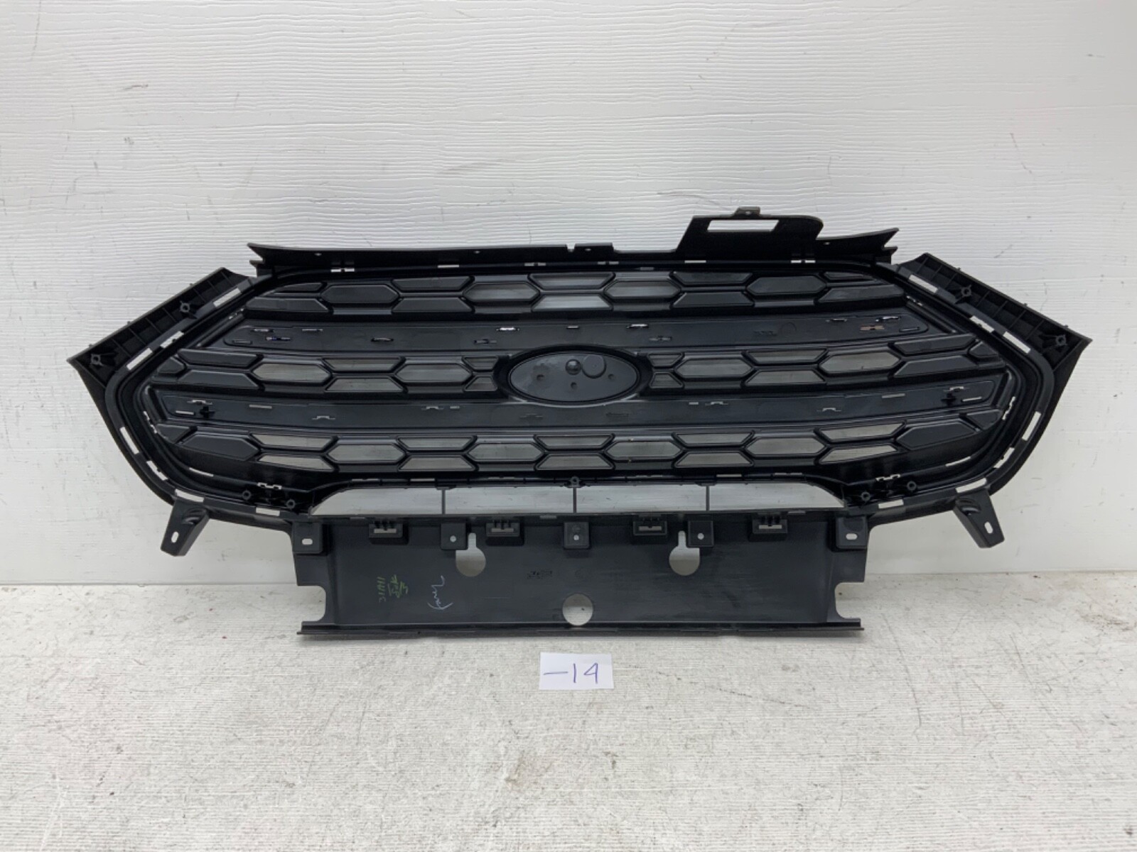 2018 2019 2020 2021 FORD ECOSPORT FRONT GRILLE/GRILL BACKING OEM | eBay