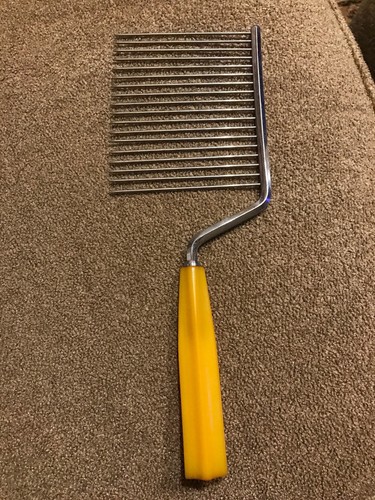 Vtg Yellow Bakelite Handle Cake Slicer Server Kitchen Utensil Angel ...