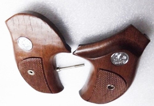 Sile Walnut Combat Grips fitted to Rossi R352, R461, R462 1980s Banana ...