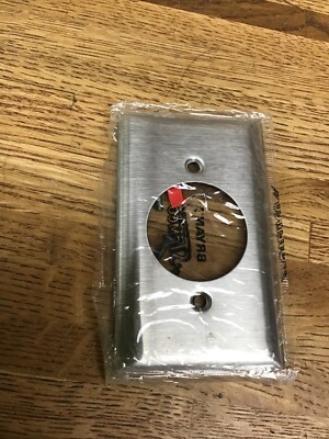 Bryant Electric SS725 1-Gang, 1-Single Diameter Opening, 1 3/4 ...