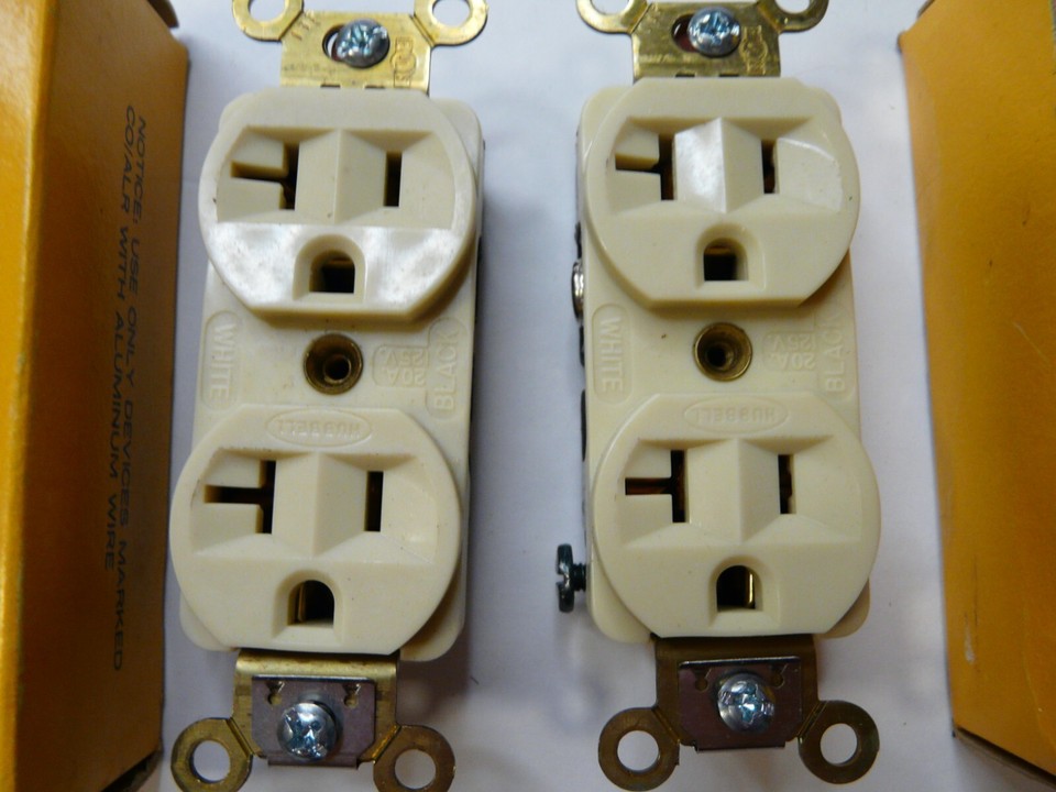Hubbell HBL53521 Ivory Duplex Receptacle 125V 20A 2 pole 3 wire ...