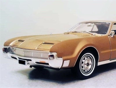 OLDS Oldsmobile Toronado Built Model Promo Classic Car Race Carousel ...